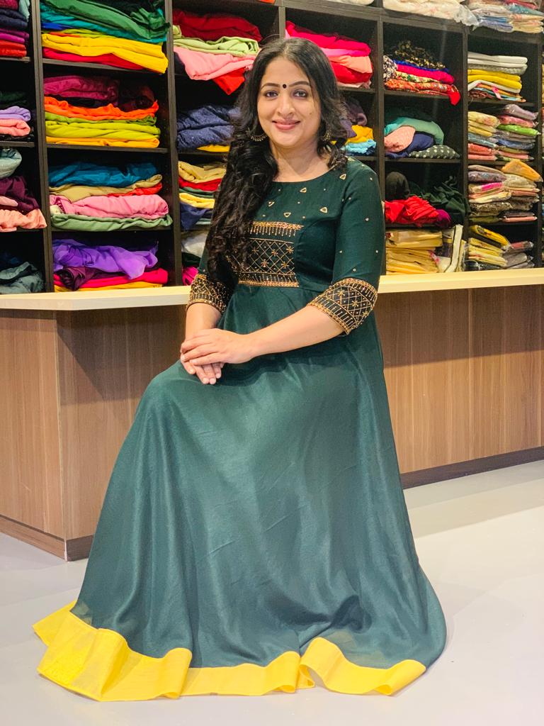 Gown Chikenkari White (MALAK-GN 1073) - Angels Fashion